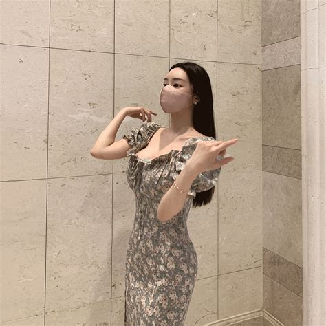 가나다란 볼륨셔링 올리브그린 퍼프 트임 스퀘어넥 오프숄더 플라워원피스 에이블리