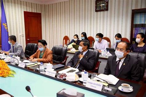 លោក ហ៊ុន ម៉ានី ដឹកនាំកិច្ចប្រជុំ ការងារកន្លងមកនិងពិនិត្យកែសម្រួលលើសេចក្តីសម្រេច