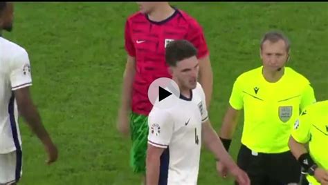 [sns] 경기 끝나고 슬로바키아 감독에게 “대머리 새끼“라고 말하는 데클란 라이스ㅋㅋㅋㅋㅋㅋㅋㅋㅋ 포텐 터짐 최신순 에펨코리아