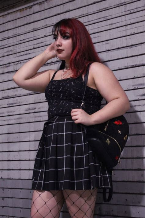 20 Jaw Dropping Thick Goth Outfits To Slay The Darkness Mrs And The