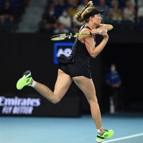 Danielle Collins Rtenniswomenupskirts