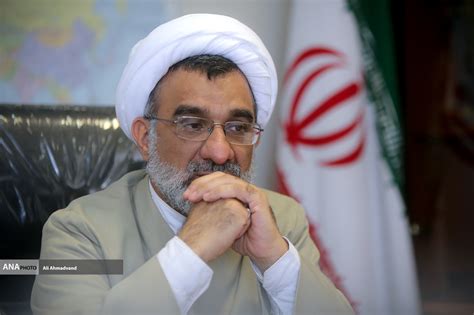 کتاب نظریه نظام انقلابی در فرهنگسرای اندیشه رونمایی می‌شود نگاهی