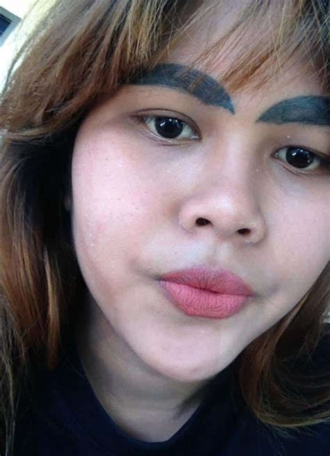 Nagpatattoo Ang Babae Na Ito Ng Kaniyang Kilay Sa Murang Halaga Ngunit Laking Gulat Niya Ng Ito