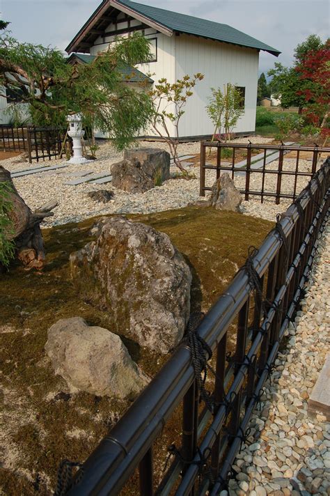 植物の景石をまとめあげ広い空間を上質な和庭に｜カントリーガーデン｜秋田の外構・ガーデンデザインエクステリア・リノベーション・不動産