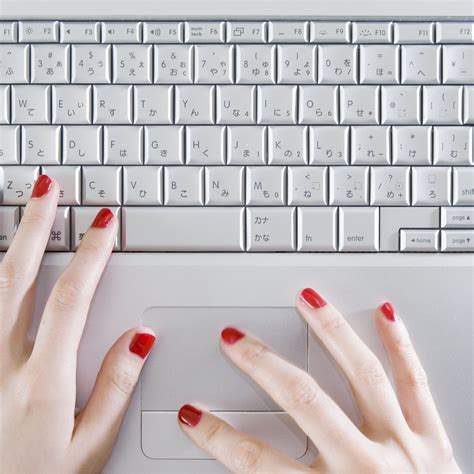 Linkedin Dos And Donts Linkedin Tips And Tricks Marie Claire