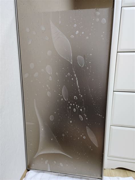 시트지 부착방법 어렵지 않아요 유리 거울 창문에 불투명 시트지 부착방법 안개 시트지 붙이기 네이버 블로그