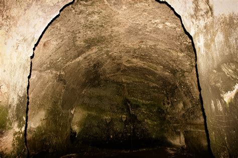 Да загладим косъма ...: Скалните църкви в Сакар - част 2 - с. Мaточина