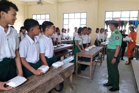 ကာကွယ်ရေးဦးစီးချုပ်ရုံး ကြည်း မှ ဒုတိယဗိုလ်ချုပ်ကြီးဖုန်းမြတ် ပုဏ္ဏားကျွန်းမြို့နယ် ပြည်ထဲရေးဝန