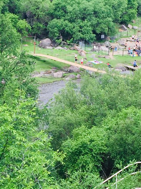 Цагаан голын Данжин Цагаан голын Данжин амралтын бааз