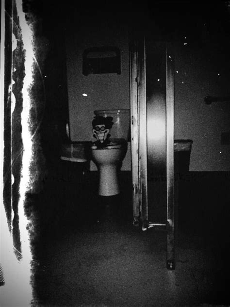 Poppy On Twitter Maaaaaaa There S A Weird Fuckin Stray Cat Outside Https T Co Btckg Oiha