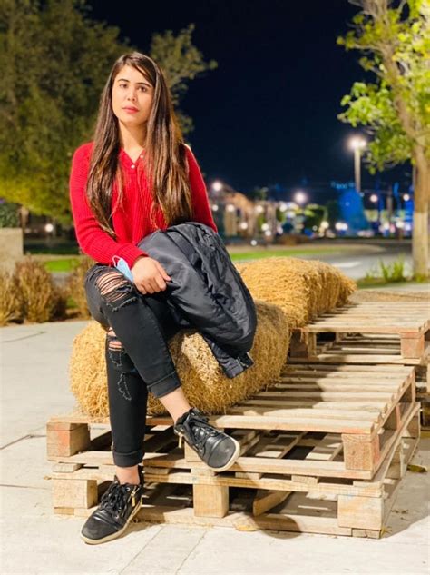 Zoya Young Indian Girl Indian Escort In Dubai