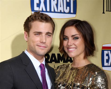 Dustin Milligan Girlfriend Jessica Stroup Arriving At The Extract
