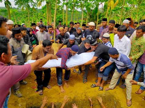 Jenazah Muhammad Adan Dimakamkan Di Kulim Riau Pos
