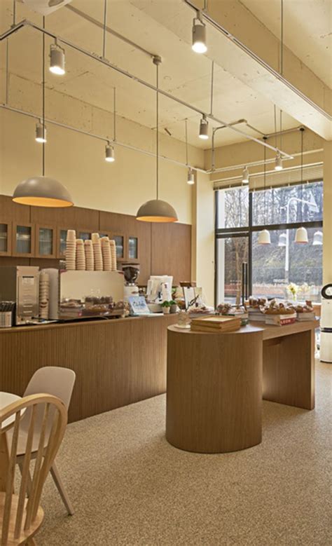 No1770 레이즈오븐 귀여운 외관으로 포인트를 준 22평 화이트우드 카페인테리어 Cafe Interior Design