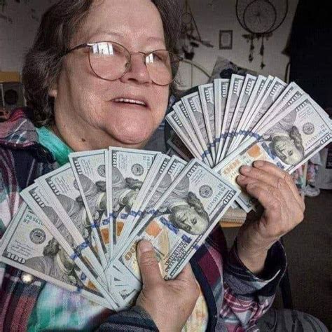 Rich Madam Chárity