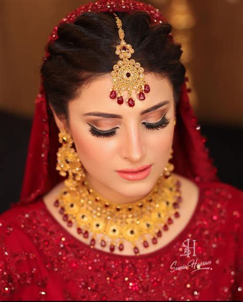 Lehenga Makeup Saubhaya Makeup