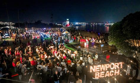 Newport Beach Christmas Boat Parade Kicks Off With Dazzling Lights And