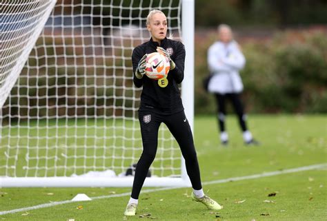 Miedema Walsh Man Citys Ellie Roebuck Names Her Dream Five A Side Team