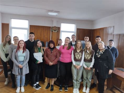 Съдът в Монтана запозна ученици с правата на човека и възможността за защитата им чрез съдебните