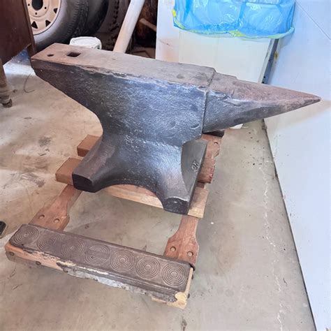 Lot 300 Huge Antique 250lb National Supply Co Iron Blacksmith Anvil
