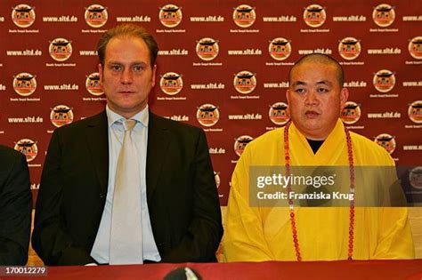 Shi Yong Xin Photos And Premium High Res Pictures Getty Images