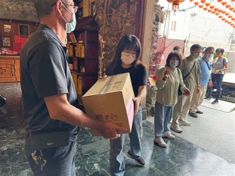 福粽傳愛慶端陽 福興宮與環陞企業捐物資關懷弱勢