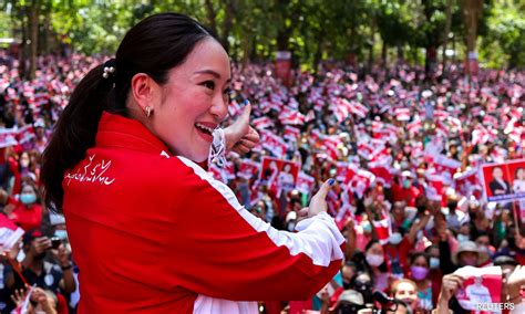 Thaksins Daughter Banking On Nostalgia To Win Thailand Election