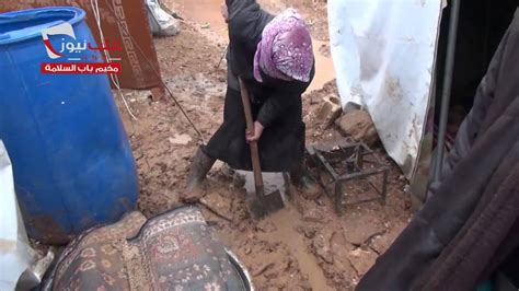 ريف حلب مخيم باب السلامة معاناة النازحين بسبب غرق الخيم بمياه الامطار 9