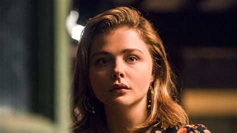 See Chloe Grace Moretz As DC S Supergirl GIANT FREAKIN ROBOT