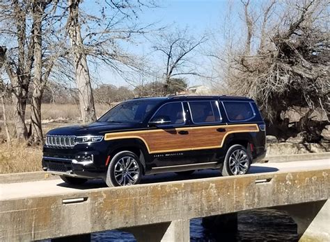 2022 Jeep Grand Wagoneer Gets Woodgrain Vinyl Sides And Its Amazing