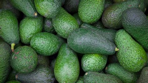 How To Pick A Good Avocado [a Step By Step Guide]