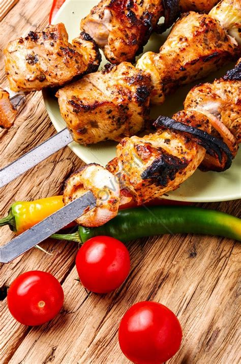 육즙이 풍부한 돼지고기 시시 케밥을 곁들인 Bbq 꼬치 여름 음식 케밥 꼬치 사진 사진 무료 다운로드 Lovepik