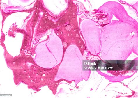 바이올렛 아크릴 염색 브러쉬 핑크 추상질감 파스텔 모던 유체 패턴 유체 아크릴 페인트 산호 액체 페인트 염색 된 밝은 혼합 인쇄 0명에 대한 스톡 사진 및 기타 이미지
