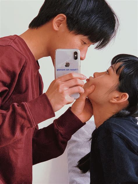 情侣拍照姿势合集来啦 好有感觉！财经头条
