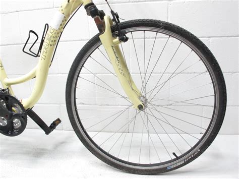 Trek 7100 Womens Hybrid Bike Property Room