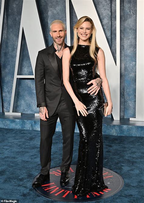 Adam Levine Shows Off Behati Prinsloos Backside In Saucy Snap As He
