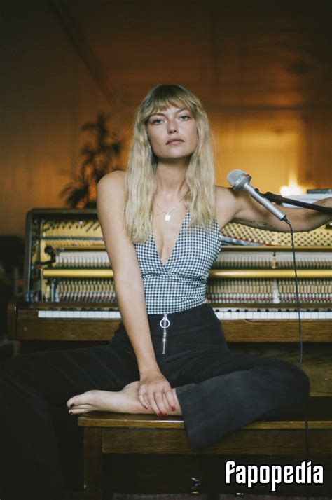 Farah Holt Nude Leaks Photo Fapopedia