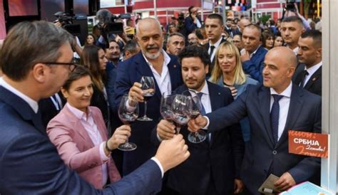 Wicked Mrchatina On Twitter Сменивме име за Баханалии Или во превод повеќедневна дива