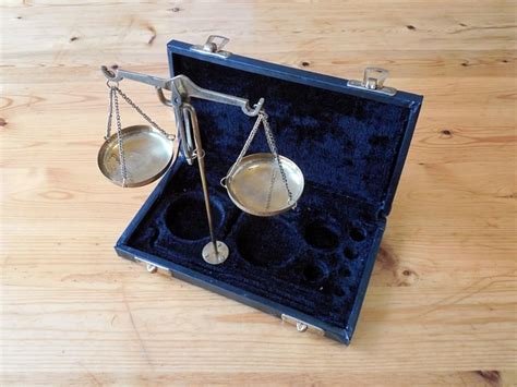 2025년 천칭자리 남성의 감정 표현과 감사 방법