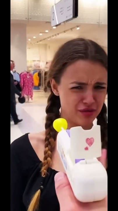 Для тех кто не понял изо рта в рот получается микроб Youtube