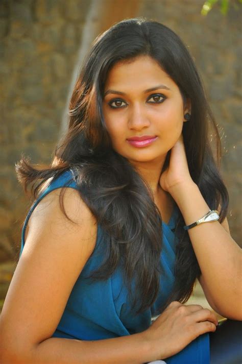 lg moviee niranjana new hot photoshoot pics