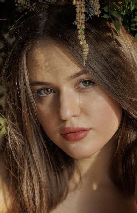 Diana Zol Model Profile