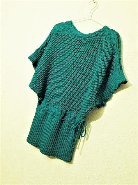 Красива вязана накидка бірюза безрукавка світло синя тепла ажурна