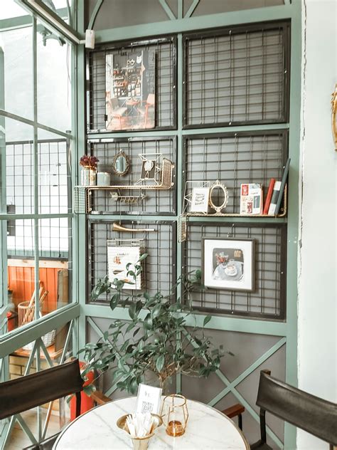 가구 목조 테이블 사무실 줌 배경 실내 원목 의자 의자 인테리어 디자인 정물 집 꾸미기 테이블 흰색 배경에 관한 무료 스톡 사진