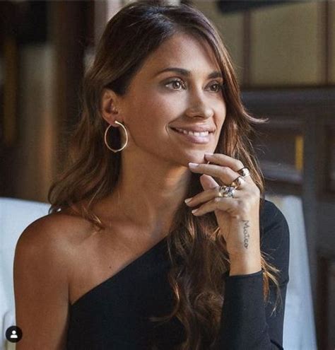 Potret Hot Antonella Roccuzzo Istri Messi Yang Cantik Dan Seksi Okezone Lifestyle