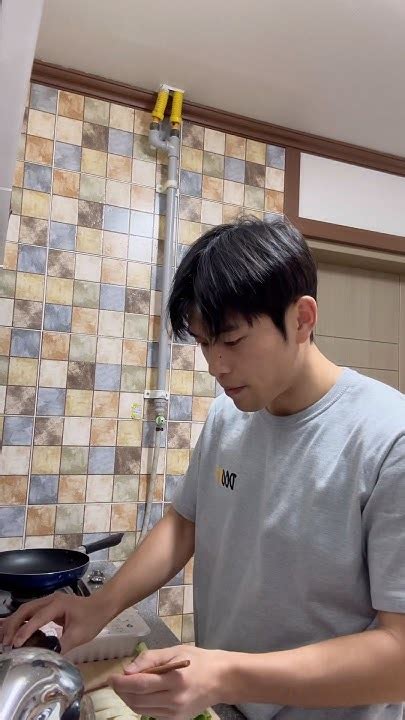 축구선수의 제육볶음 만드는 과정 축구 축구선수 요리 독서 Youtube