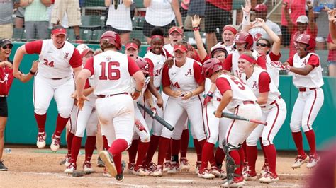 No 2 Alabama Softball Evens Series Against Tennessee With 7 1 Win