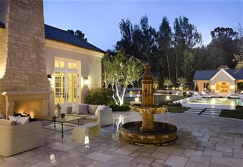 Kim Kardashians Living House In Hidden Hills La Ca Famous House