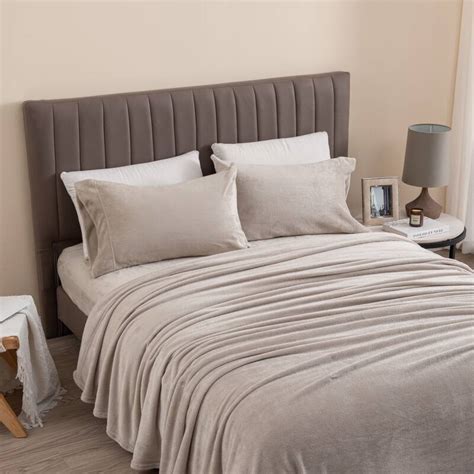 Luxurious Solid Velvet Plush Warm And Cozy Sheet Set Overstock 23132654