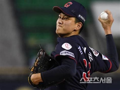 [포토] 롯데 김원중 올 시즌 첫 7이닝 역투
